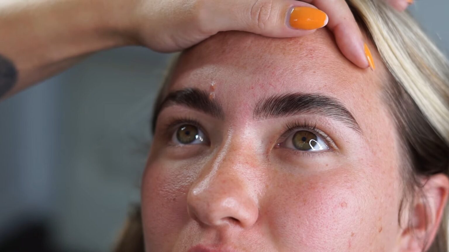 Why Are My Eyebrows Uneven On Camera? - Numerous Reasons & Solutions