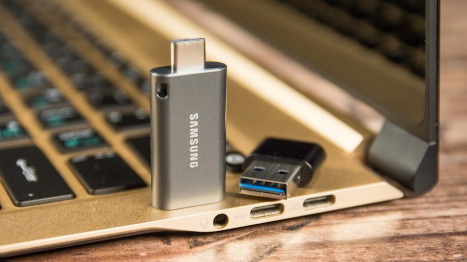 10 Best Smallest USB C Flash Drives That You Can't Regret Ever! - Alt Gov
