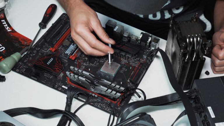 Yellow Light On Motherboard: Fix 3 More Light Error Indicators!