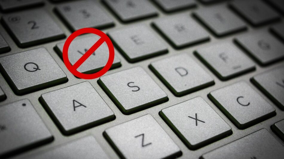 W Key Not Working? Take These Actions To Solve It - Alt Gov